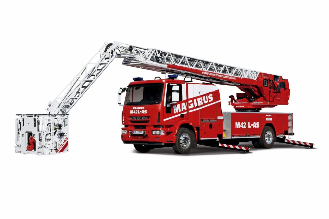 Escada fabricada na Alemanha é entregue ao Corpo de Bombeiros do Rio de ...