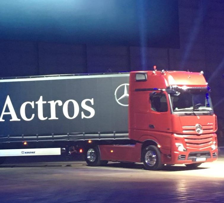 Novo Actros traz de série tecnologias do futuro - Portal O Carreteiro